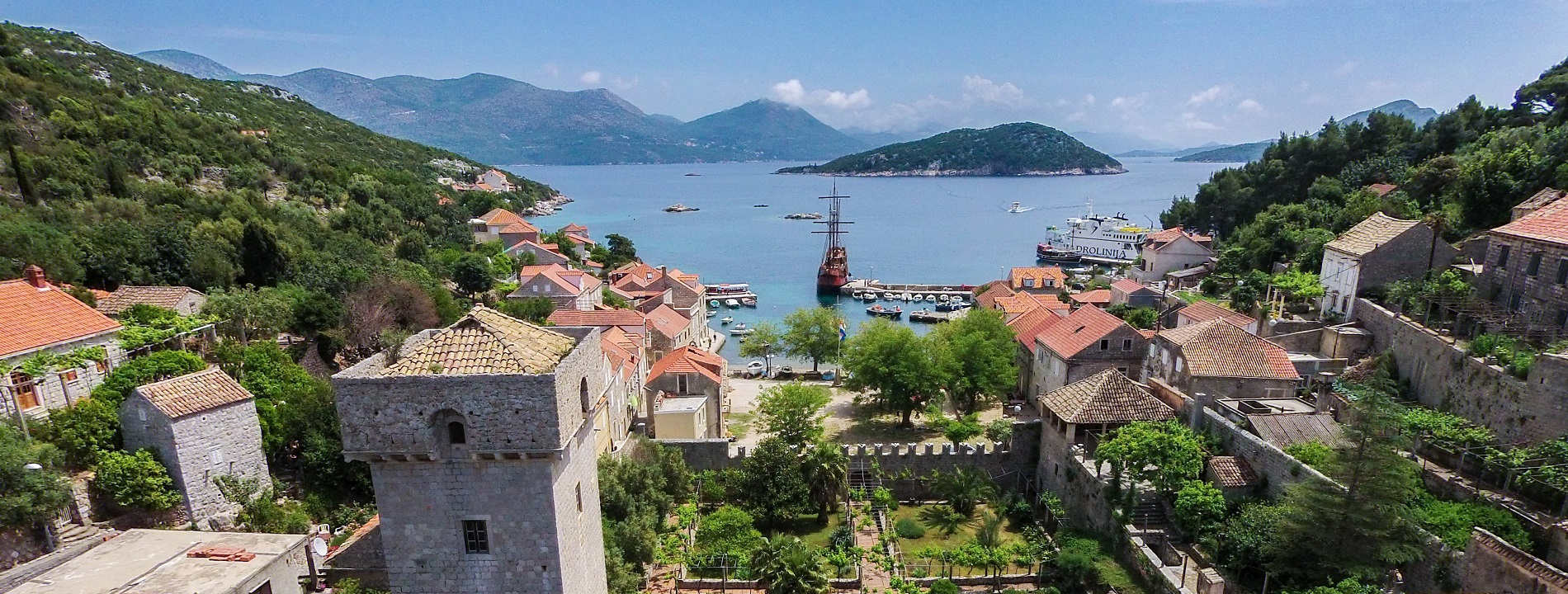 Island hopping tour onboard the magnificent Karaka - Adriatic Partner